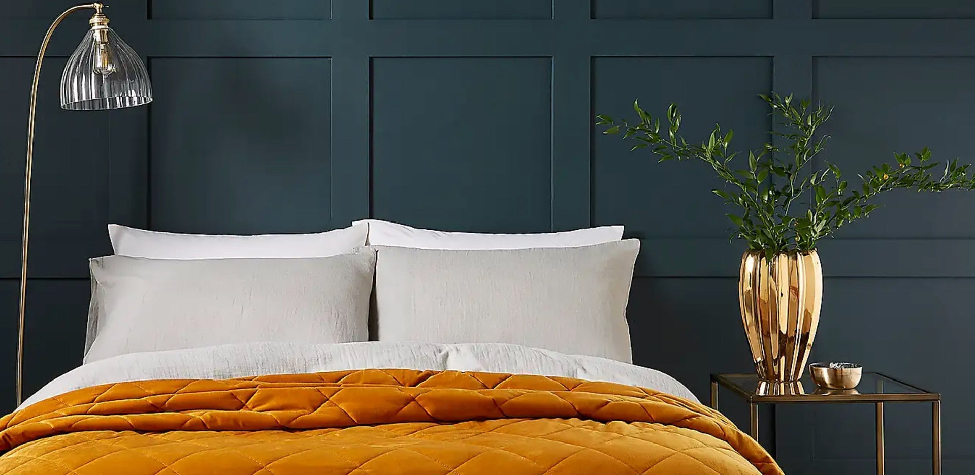 How To Make Your Bed (and style it like a pro). – Murchison-Hume USA